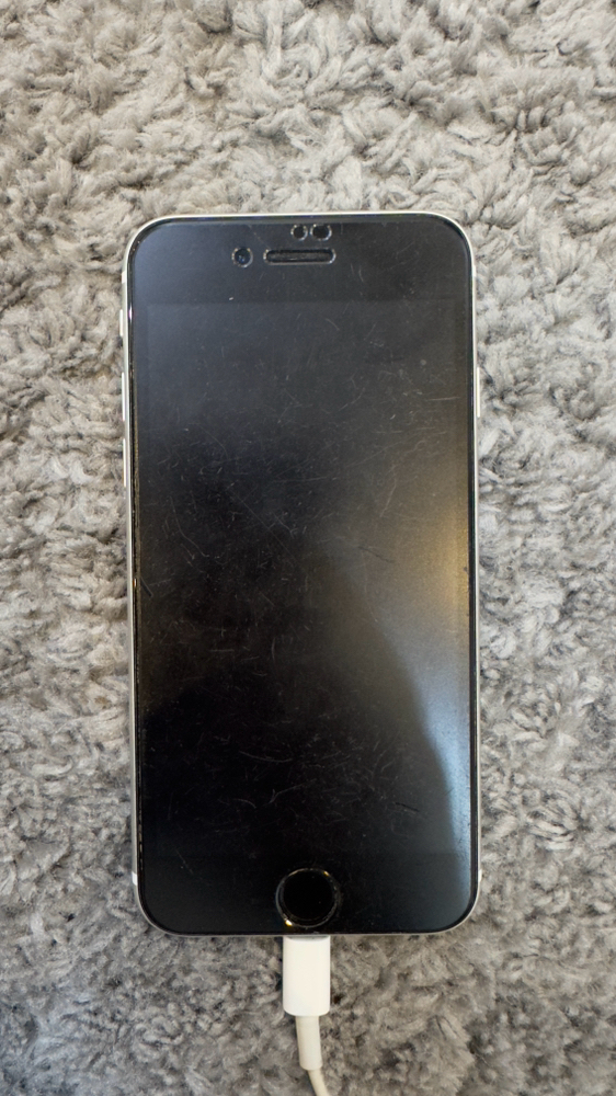 Buy iPhone SE (2016) with installment and real guarantee - SOUM